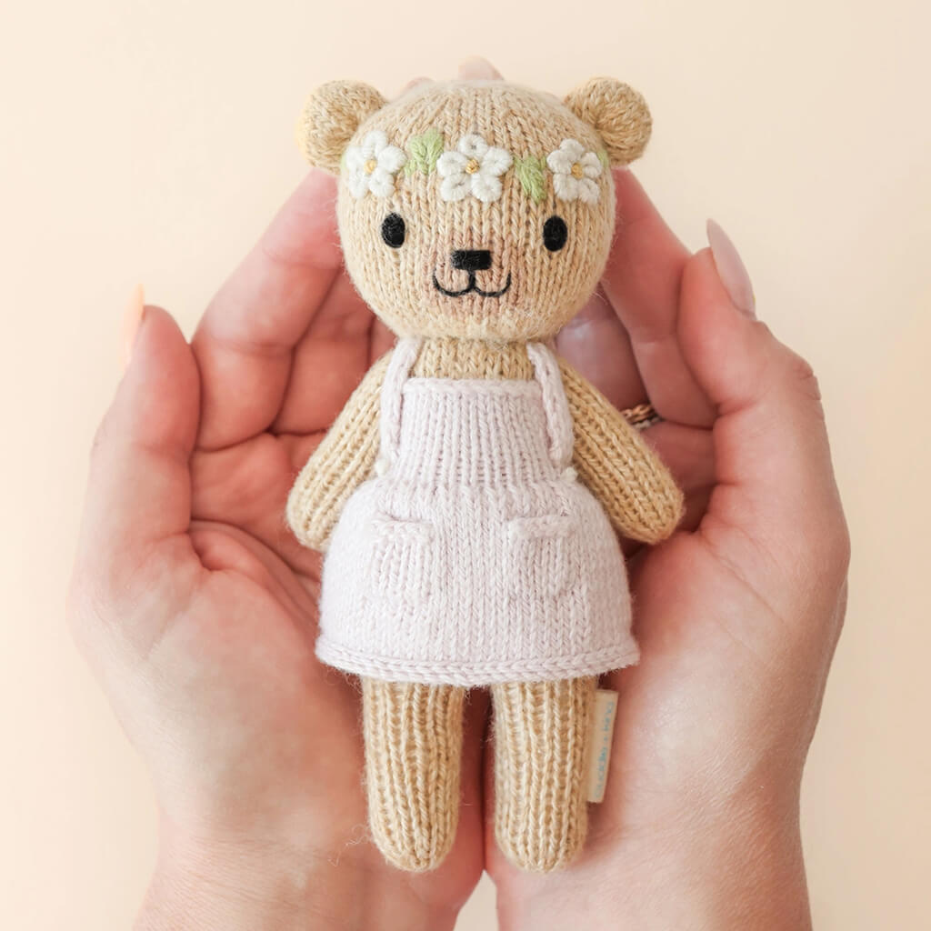Tiny Olivia the Honey Bear – NINI and LOLI